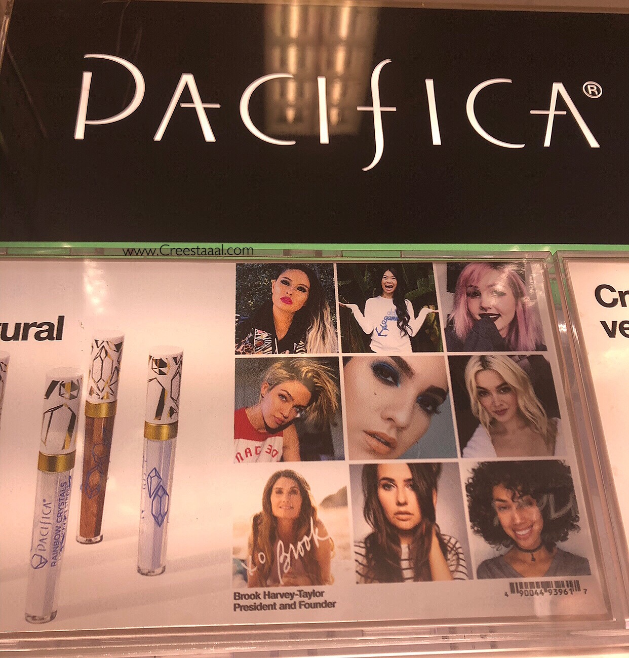 Target Make-Up Display | www.Creestaaal.com